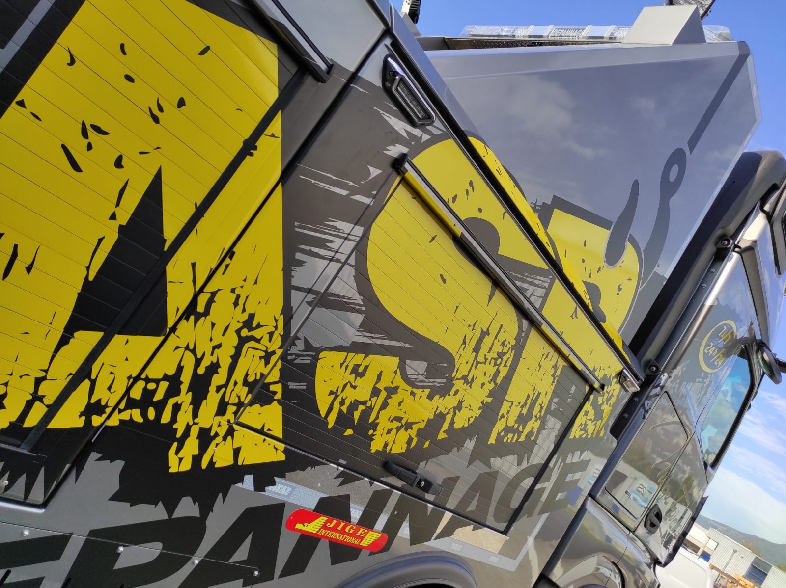 ASR / Marquage Dépanneuse Super Truck - Publiflash